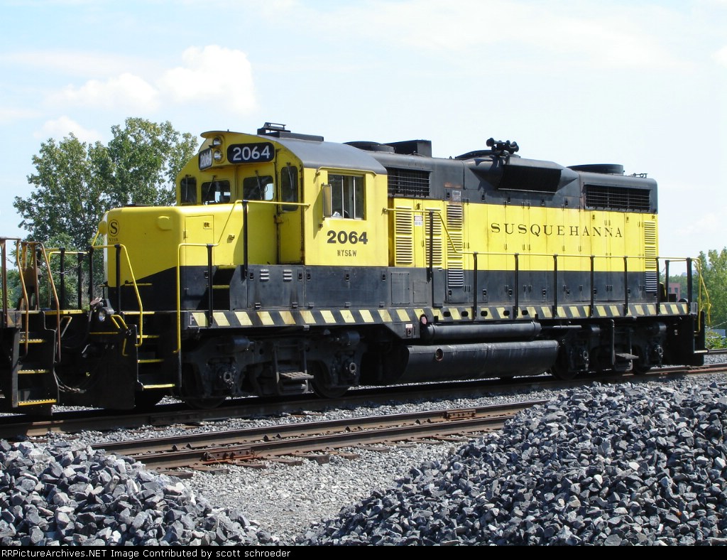 NYSW 2064 (GP20) at the point on the Geddes St. Lead